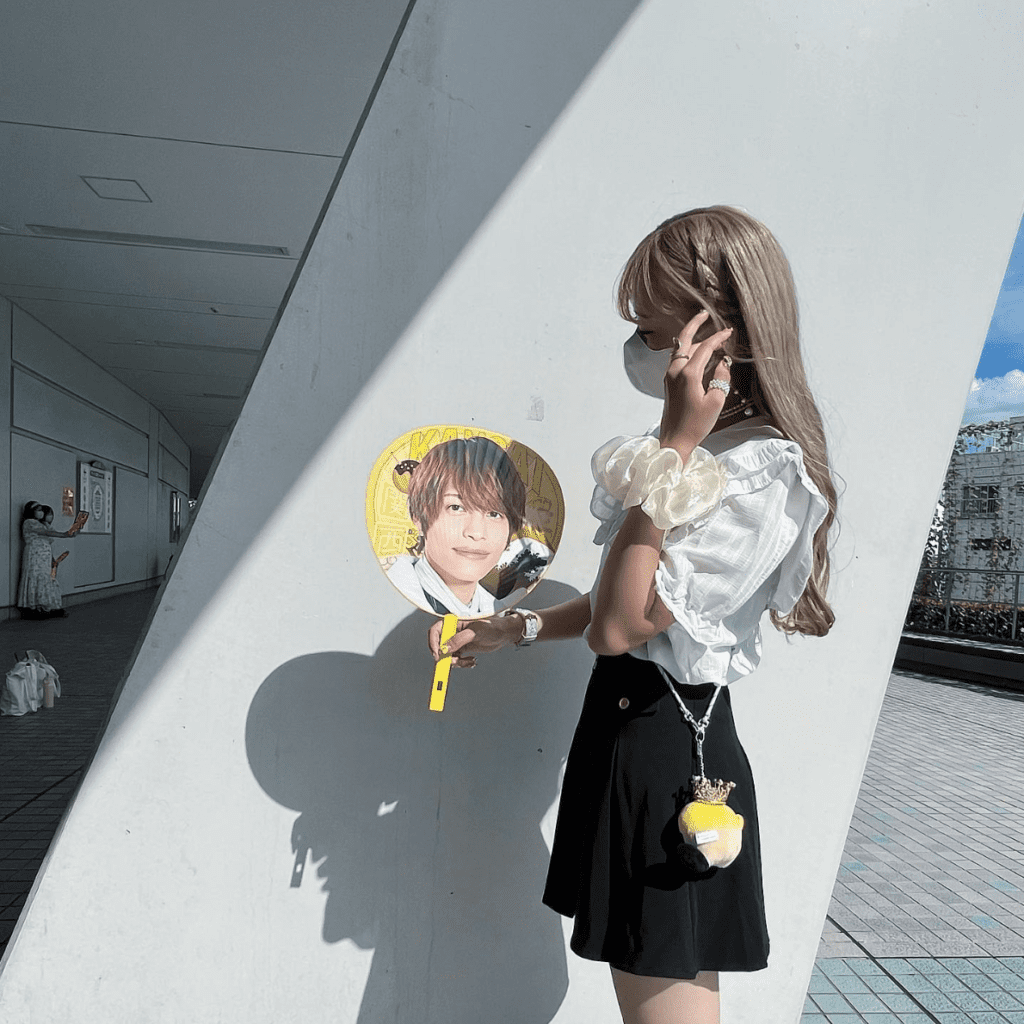 【界隈別オタク】白トップス参戦服！実際のコーデも画像付きで紹介 - おしゃラボ